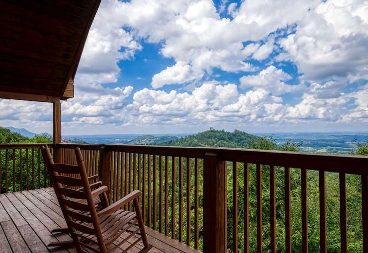 Sky View Two Bedroom Cabin with Premium Amenities in Sevierville, TN