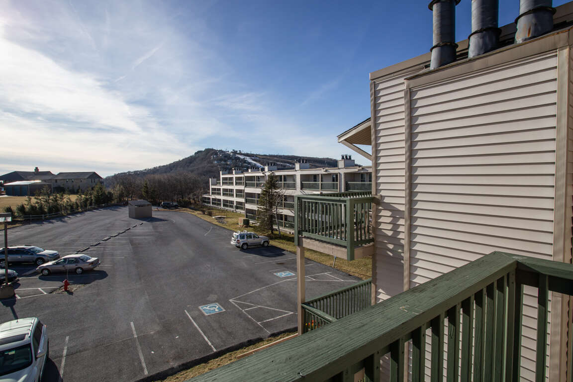 Condo at Pinnacle Inn Resort - Beech Mountain, NC, 2 Bedrooms ...