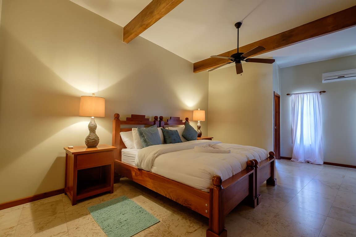 INDIGO BELIZE 1A - Luxury 3 Bedroom Condo for up to 6 Guests with Air…