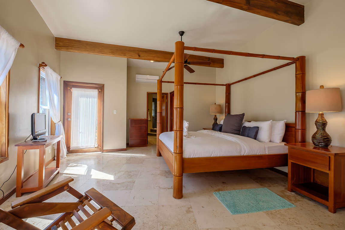 INDIGO BELIZE 1A - Luxury 3 Bedroom Condo for up to 6 Guests with Air…