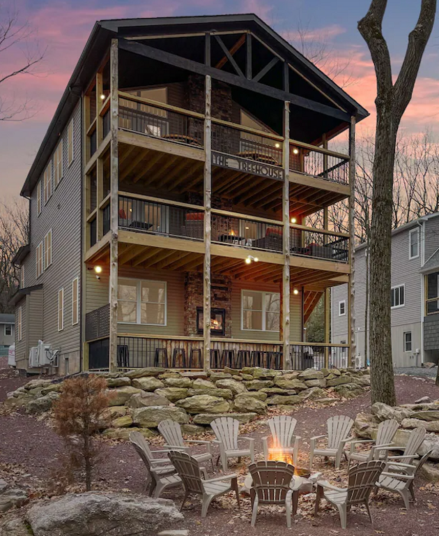 Treehouse: Poconos 9 Bedroom Vacation Place for Rent in Lake Harmony ...