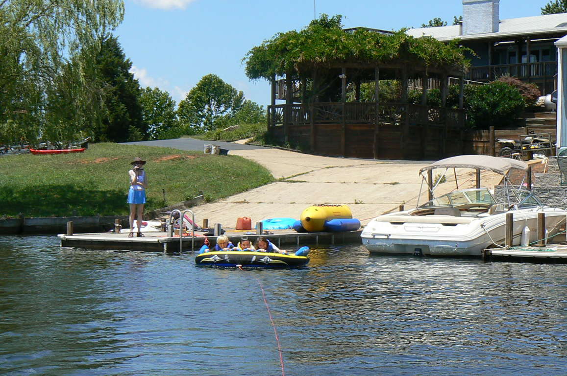 Emery Point At Lake Anna - 7 Bedroom Vacation Rental in Lake Anna, VA