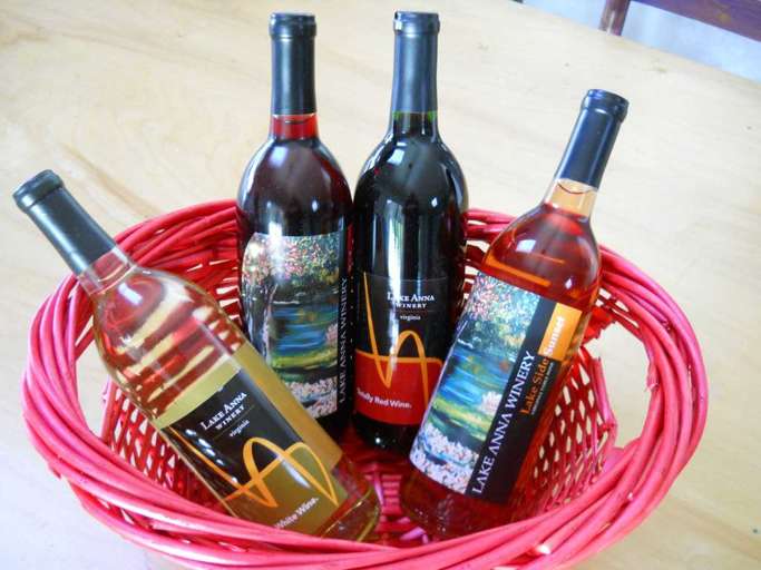 Emery Point At Lake Anna - 7 Bedroom Vacation Rental in Lake Anna, VA