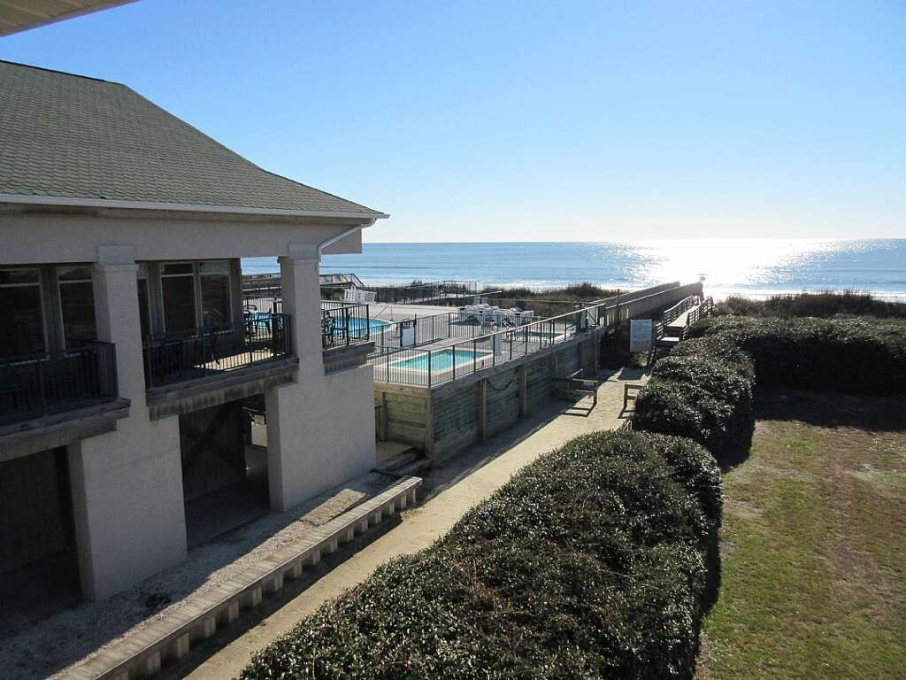 Sand Castles C3 - Ocean Isle Beach, NC - 3 Bedrooms - Sleeps 9