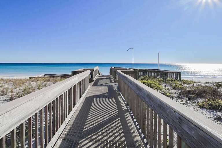 Inlet Reef 515 - Beachfront 2 Bedroom Condo in Destin, FL - Sleeps 6
