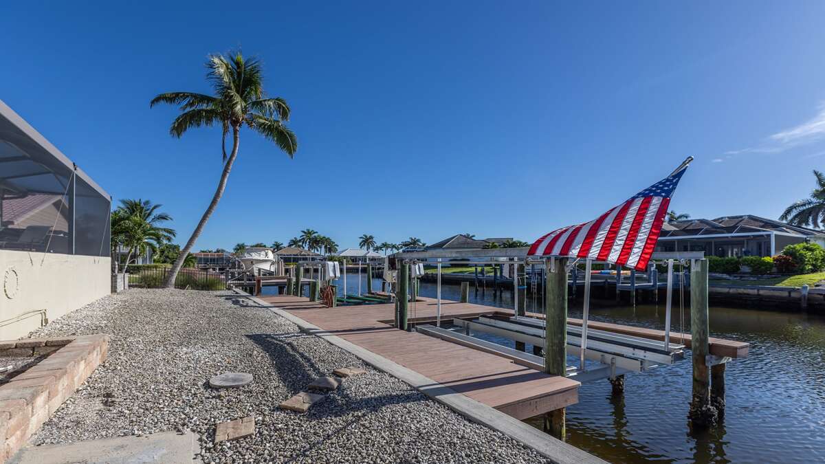 Enjoy Your Stay at Madagascar Ct. 75 in Marco Island! Discover a 3 Bedroom Oasis (170016) - Find ...